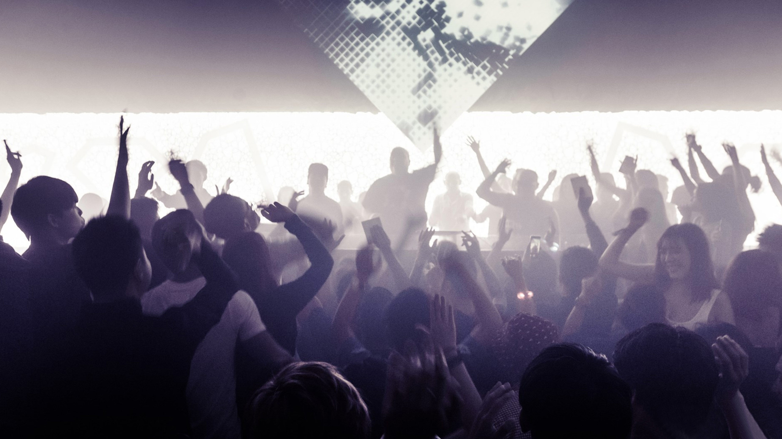 F Club Singapore – fashiontv.com